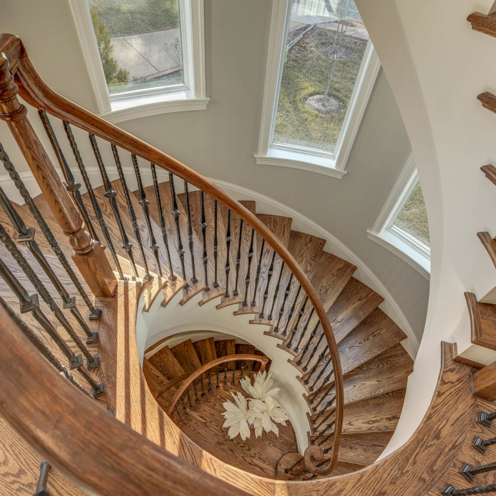 DRAIL2581 5/8″ x 2 5/8″D Railing – QSR Canada